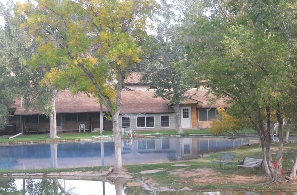 Red Ranch Retreat – Business Barn